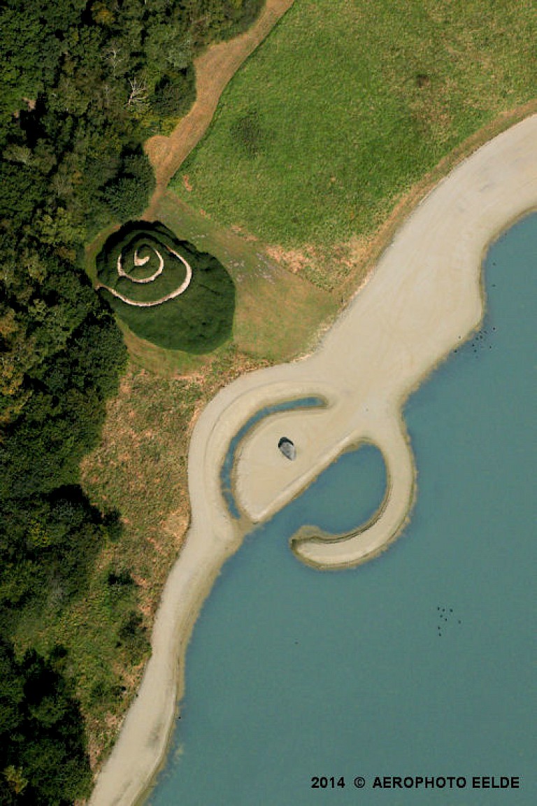 Robert Smithson | Into Nature